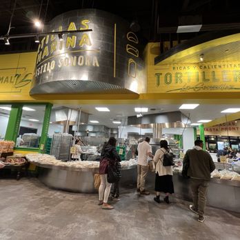 MERCADO GONZALEZ NORTHGATE MARKET - Updated May 2024 - 2039 Photos ...