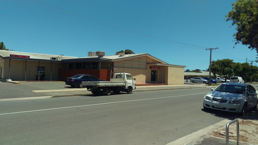 THE BOATHOUSE TAVERN - Updated March 2025 - 14 Photos - 481 Victoria Rd ...