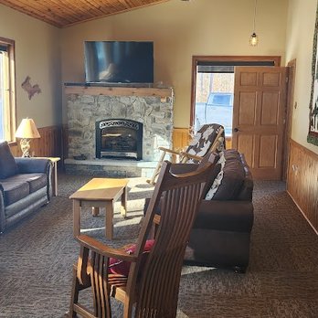 TIMBERWOLF LODGE - Updated December 2025 - 8912 Boot Lake Rd ...