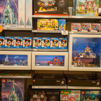 THE LEGO STORE - Updated June 2025 - 92 Photos & 49 Reviews - 3111 W ...