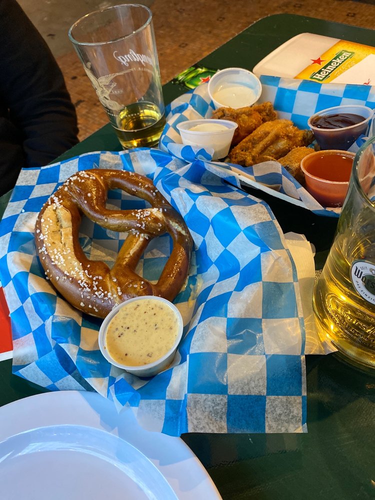 REDD’S BIERGARTEN - Updated July 2024 - 241 Photos & 189 Reviews - 220 ...