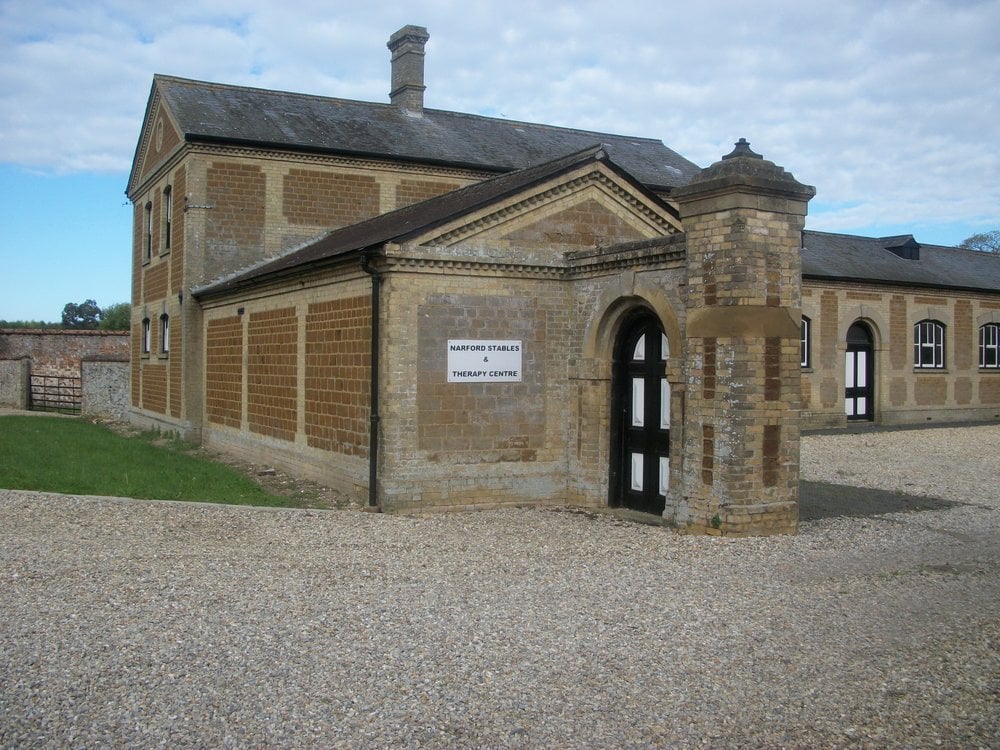 NARFORD STABLES LIVERY YARD - Updated October 2025 - Narford Hall, King ...