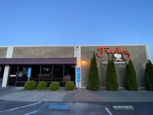 FOODLES - Updated June 2025 - 190 Photos & 120 Reviews - 3140 Kerner ...