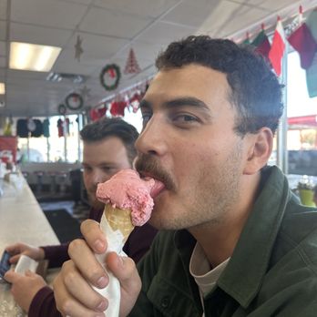 DOUMARS CONES & BARBECUE - 702 Photos & 682 Reviews - 1919 Monticello ...