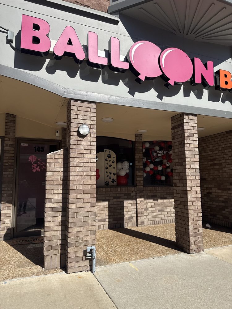 BALLOON BAR - Updated January 2026 - 145 E Lincolnl Heu, DeKalb ...