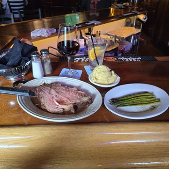 PICKWICK RESTAURANT & PUB - Updated October 2025 - 218 Photos & 253 ...