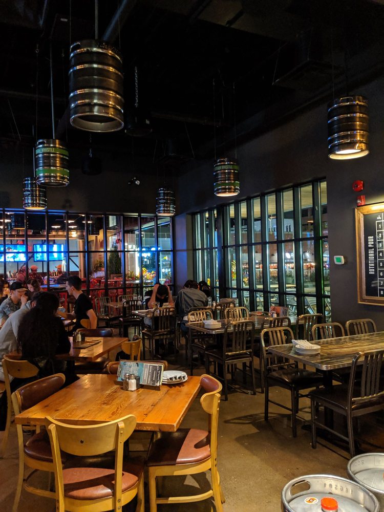 BEERTOWN - 144 Photos & 108 Reviews - 75 King Street S, Waterloo ...