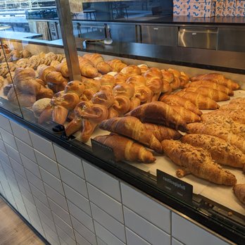 BAKERY BAKERY BASEL SBB - Updated January 2025 - Güterstrasse 115, Basel, Switzerland - Bakeries ...