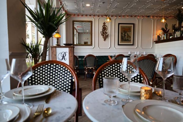 RENAISSANCE FRENCH RESTAURANT - Updated May 2024 - 19 Photos - 118 ...