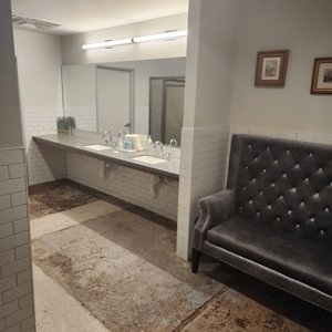 ULH EVENT CENTER - Updated December 2024 - 14 Photos - 331 United Leuva ...