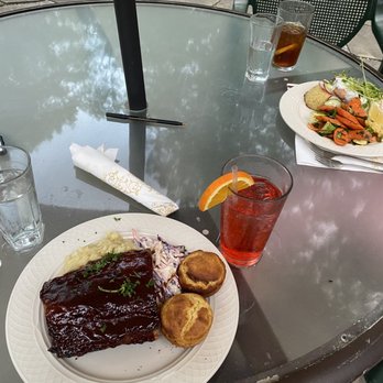 WAYBURY INN - Updated September 2025 - 54 Photos & 47 Reviews - 457 E ...