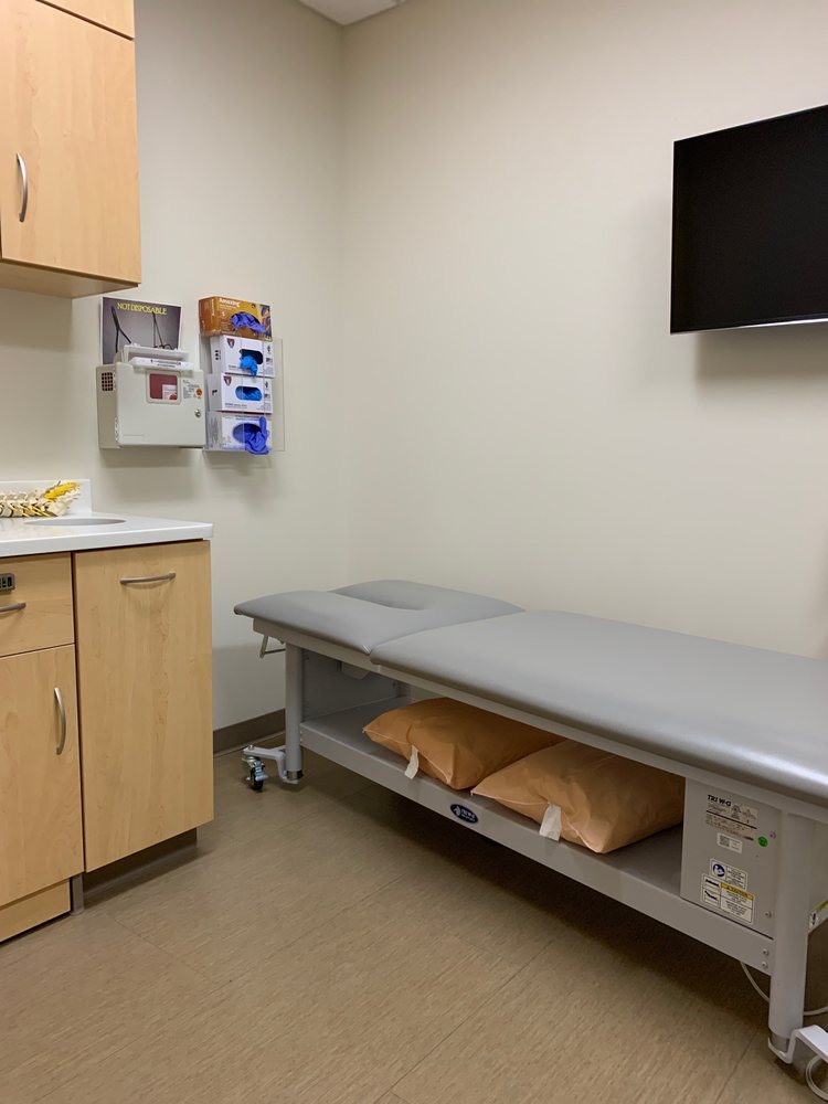 UW HEALTH EAST MADISON HOSPITAL - Updated May 2025 - 13 Photos & 19 ...