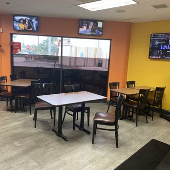 LE CHIC RESTAURANT - Updated November 2025 - 14 Photos - 2152 W Oakland Park Blvd, Oakland Park ...