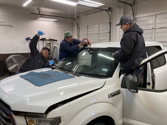 AUTOGLASS EXPRESS - Updated January 2026 - 19 Photos & 44 Reviews ...