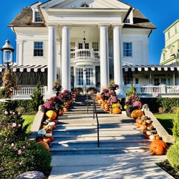 PETER SHIELDS INN & RESTAURANT - Updated May 2026 - 805 Photos & 477 ...
