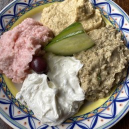 MEZES - Updated October 2025 - 391 Photos & 291 Reviews - 456 Danforth ...