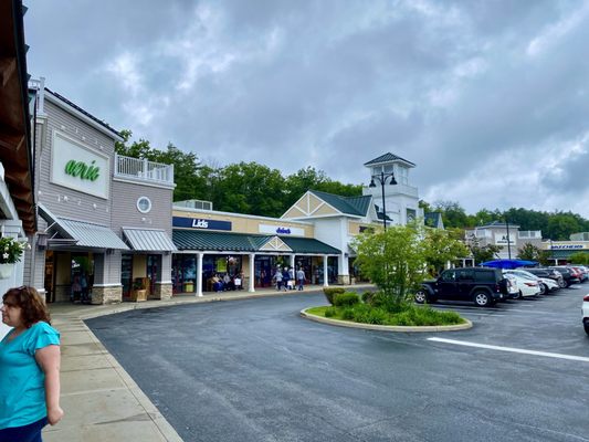 THE OUTLETS AT LAKE GEORGE - Updated December 2025 - 43 Photos & 26 ...