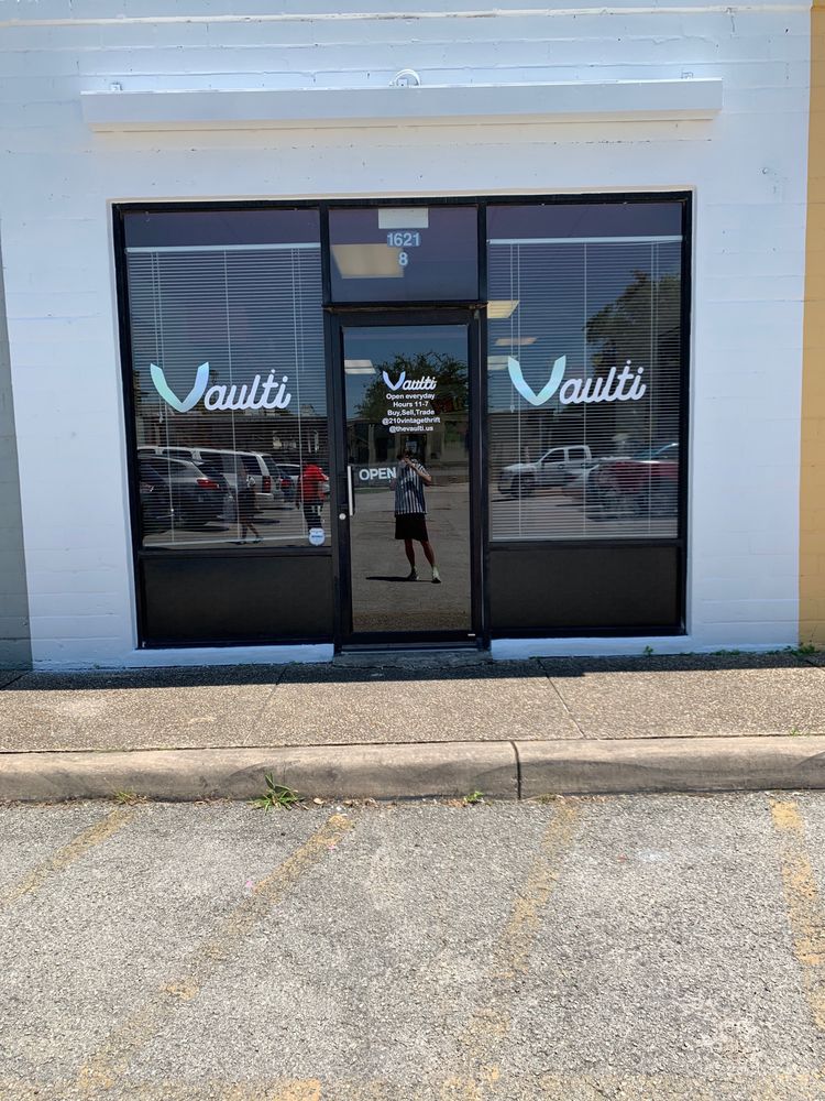 THE VAULTI - Updated October 2025 - 11 Reviews - 1927 N St Mary’s St ...