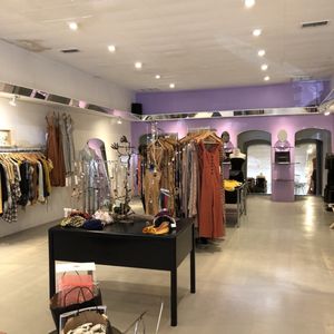 J CREW FACTORY OUTLET - Updated September 2025 - 3842 3rd St S ...