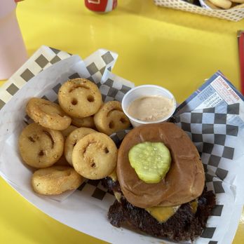 SMILEYS BURGER CLUB - Updated January 2026 - 134 Photos & 84 Reviews ...