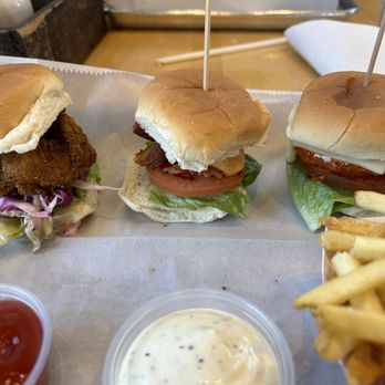 SLIDER INN - DOWNTOWN - Updated May 2024 - 143 Photos & 112 Reviews ...