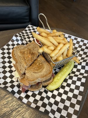 HIGHFIELDS RESTAURANT & EAGLE LANDING TAVERN - 23 Photos & 19 Reviews ...