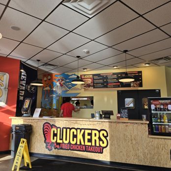 CLUCKERS - Updated March 2025 - 186 Photos & 111 Reviews - 600 S Center ...