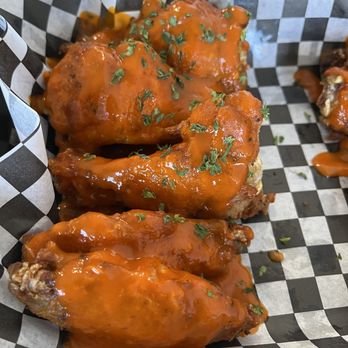 VALLEY WINGS - Updated April 2025 - 312 Photos & 435 Reviews - 1495 N ...