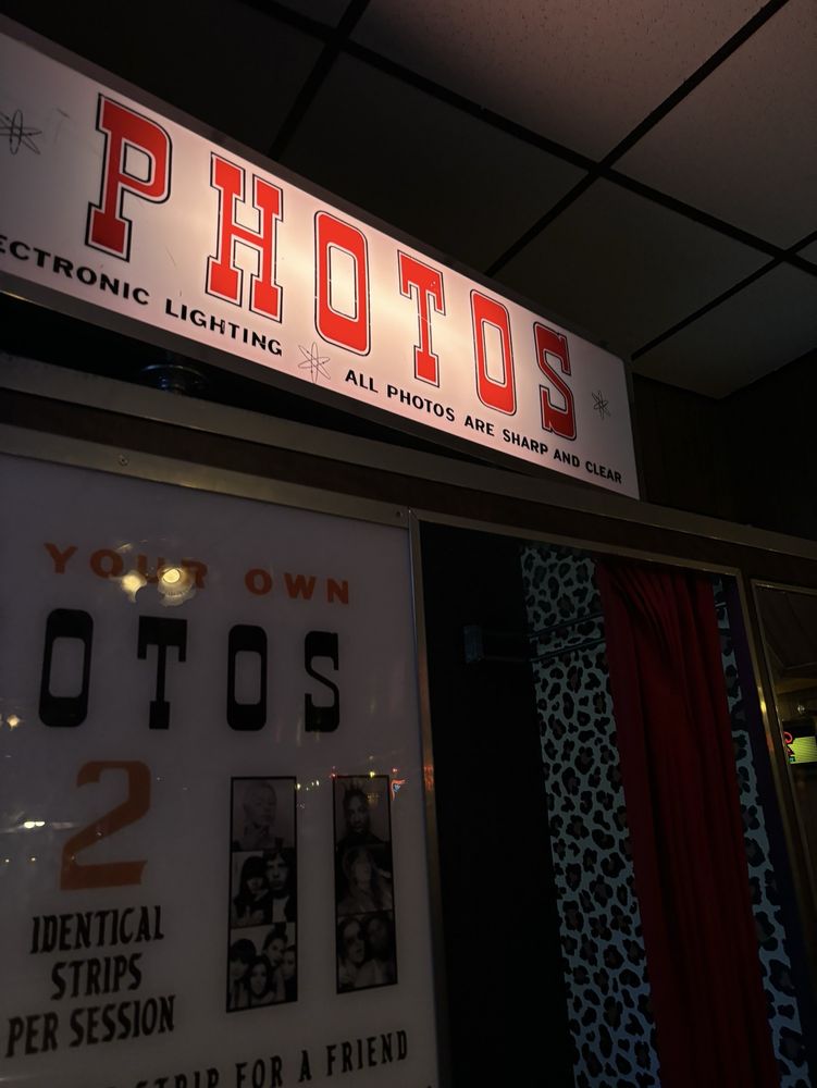 CHERRY’S HIGH DIVE - Updated July 2024 - 15 Photos - 488 Wellington Street W, Toronto, Ontario ...