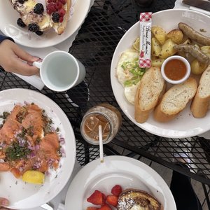 RED HOUSE CAFE - 1520 Photos & 1806 Reviews - 662 Lighthouse Ave ...