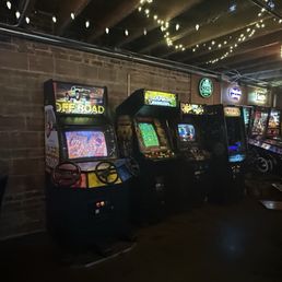 BEERCADE - Updated July 2025 - 130 Photos & 147 Reviews - 6104 Maple St ...