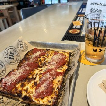 BACKLOT TAPHOUSE - Updated July 2024 - 197 Photos & 137 Reviews - 2110 ...