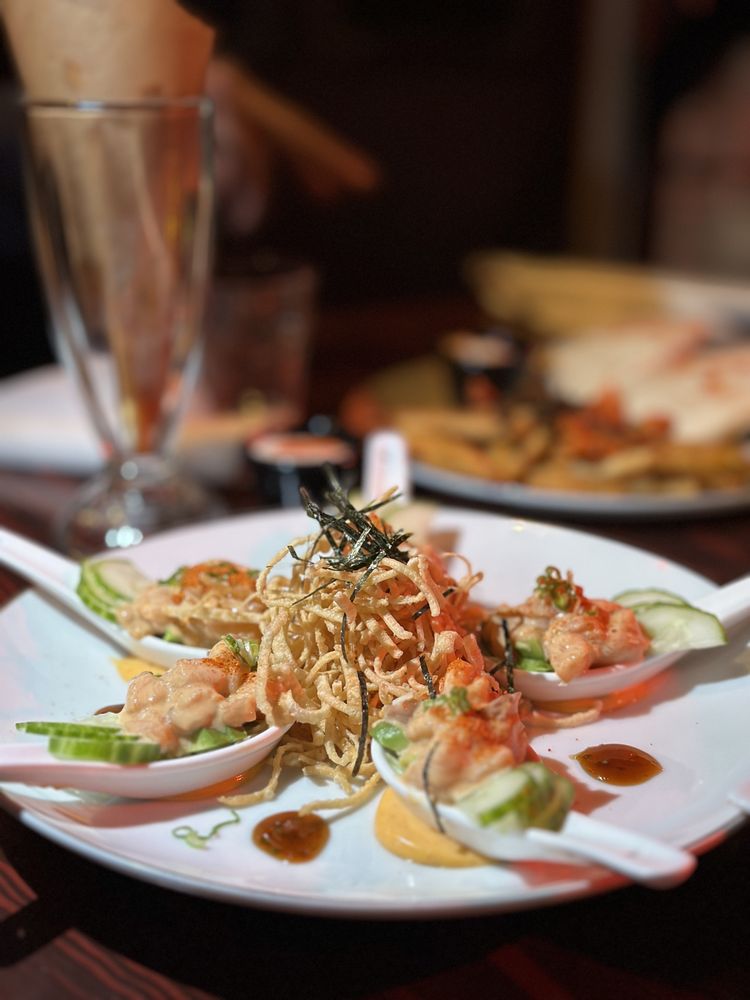 CHI RESTAURANT BAR - Updated May 2026 - 3977 Boulevard Saint-Laurent ...