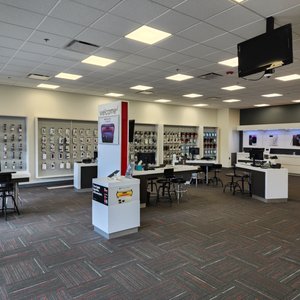 VERIZON - Updated October 2025 - 20 Photos & 112 Reviews - 1650 28th St ...