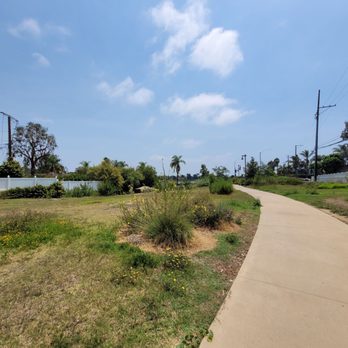 LONG BEACH GREENBELT - Updated October 2025 - 20 Photos - 7TH And Park ...