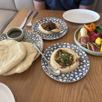 TAVI - Updated January 2026 - 122 Photos & 92 Reviews - 330 N New ...