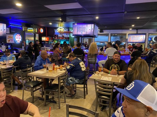 SLAPPY’S BURGERS & BREWS - 300 Photos & 275 Reviews - 1105 E Plaza Blvd ...