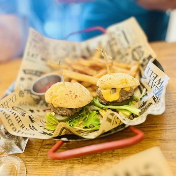 SARAVÁ - THE MODERN BISTRO - Updated May 2025 - 720 Photos & 265 ...