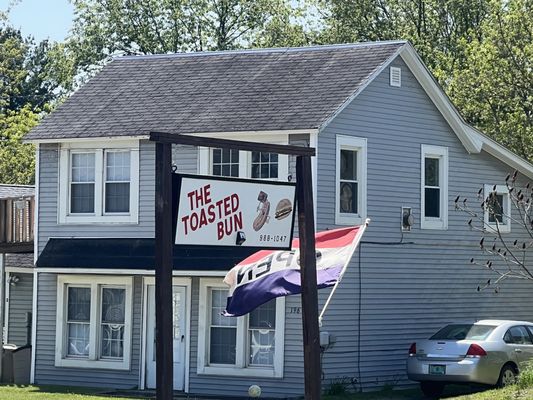 THE TOASTED BUN - Updated April 2025 - 10 Photos - 193 E Main St, Troy ...