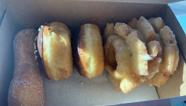 DANNY’S DONUTS - Updated September 2024 - 13 Photos & 49 Reviews - 4037 ...