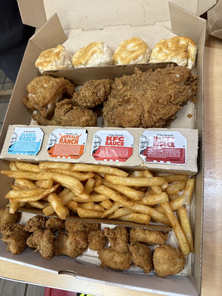 KFC - Updated October 2025 - 40 Reviews - 325 W Marine Dr, Astoria ...