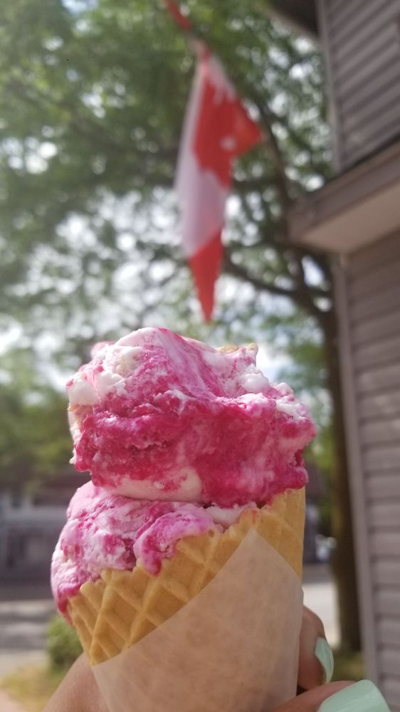 MAPLE DAIRY BAR, AKA THE PINK ICE CREAM SHOP - Ice Cream & Frozen ...