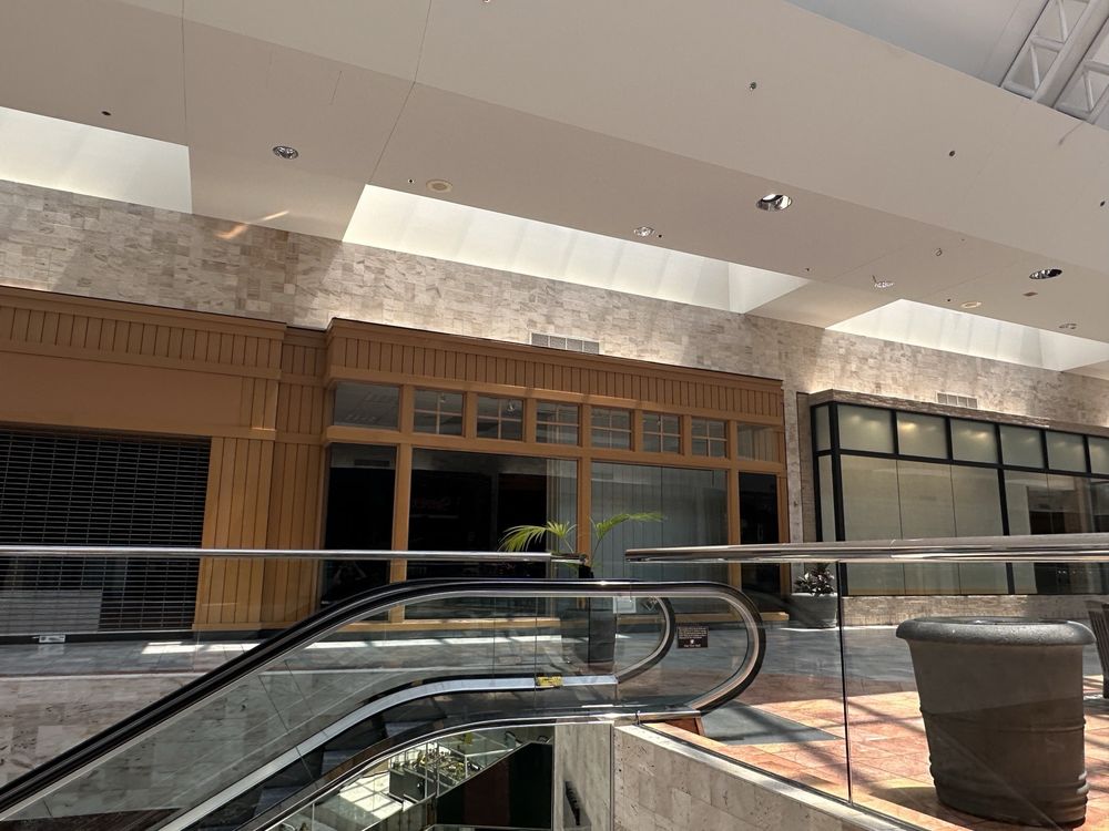 OAK VIEW MALL - Updated January 2026 - 30 Photos & 38 Reviews - 3001 S ...