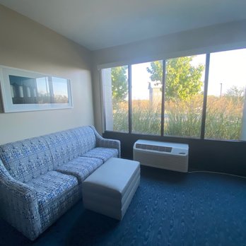 HOTEL RENOVO DES MOINES URBANDALE TAPESTRY BY HILTON - Updated November ...