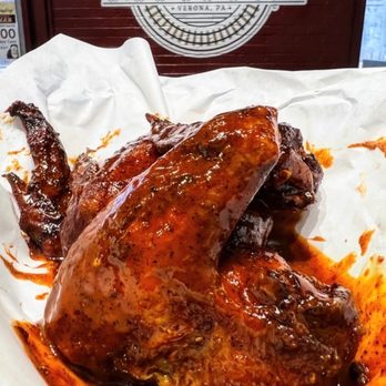 OFF THE RAILS BARBEQUE & DRAFTHOUSE - Updated July 2024 - 84 Photos ...