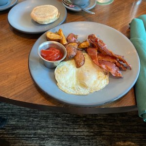 ROHR’S - 116 Photos & 59 Reviews - 130 Morris Inn, Notre Dame, IN - Yelp