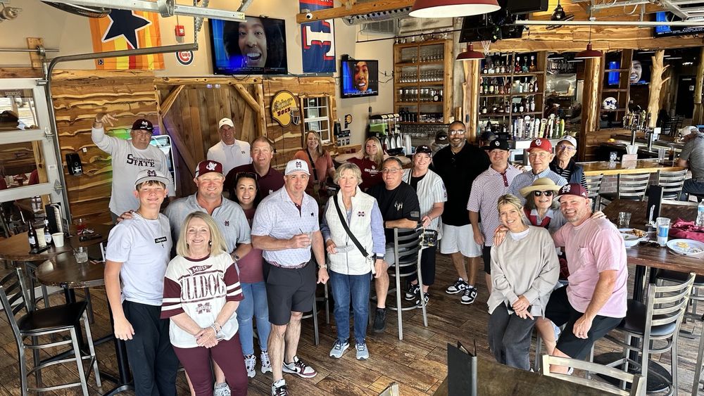 COACHES CORNER - Updated September 2025 - 30 Photos & 32 Reviews - 1150 ...