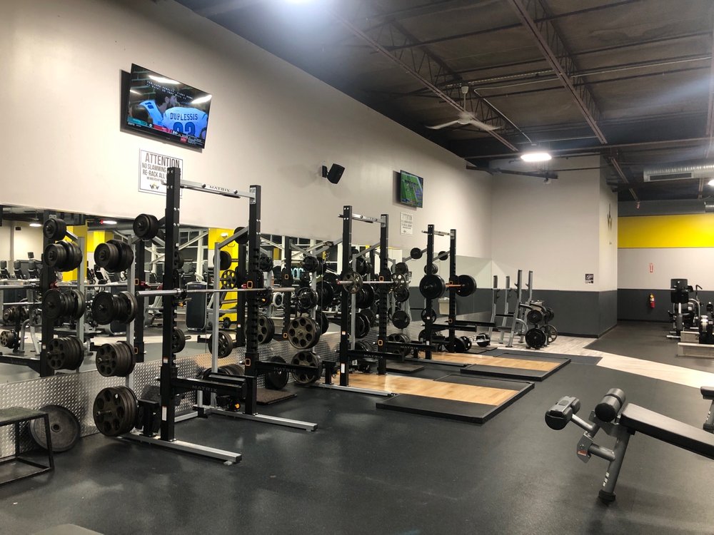 WORK OUT WORLD - DARTMOUTH - Updated June 2025 - 125 N Dartmouth Mall ...