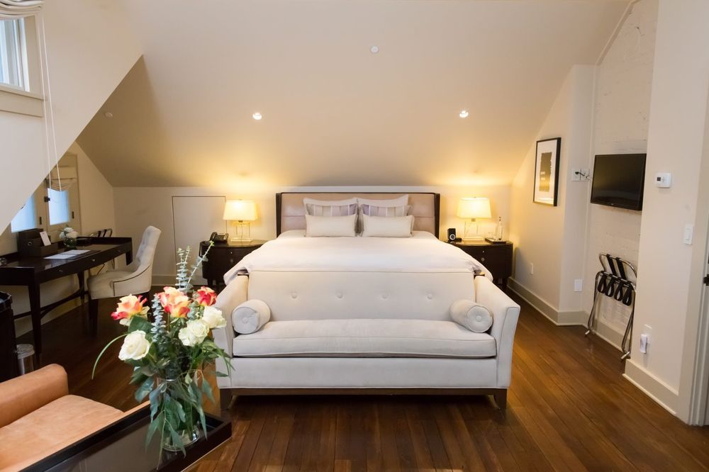 STONEHURST PLACE - Updated August 2024 - 98 Photos & 35 Reviews - 923 ...