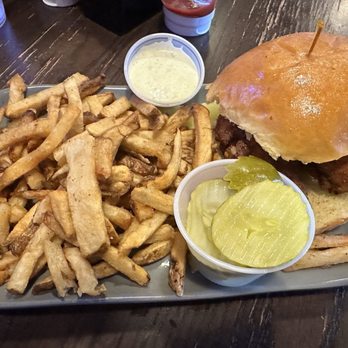 CRAFTY ROOSTER - Updated December 2025 - 88 Photos & 160 Reviews - 1125 ...